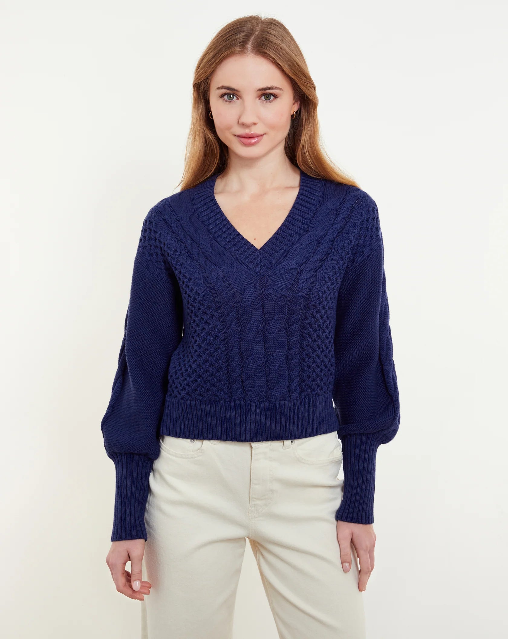ANNA CABLE V NECK 082025 – PIECE UNIQUE